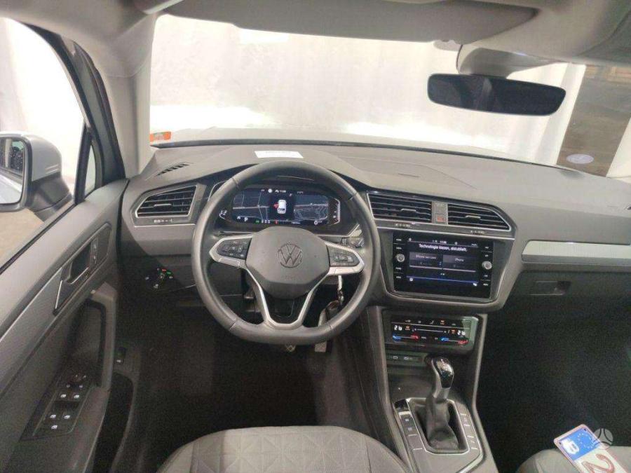 Grey Volkswagen Tiguan 2023 in Vilnius, with an engine capacity of 1.50 L and mileage of 199 thousand km for 20330 €, photo 9 on AUTOMOTO.COM.LV