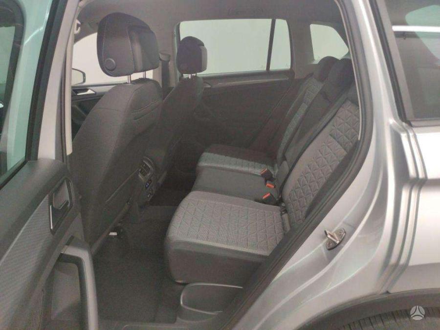 Grey Volkswagen Tiguan 2023 in Vilnius, with an engine capacity of 1.50 L and mileage of 199 thousand km for 20330 €, photo 16 on AUTOMOTO.COM.LV