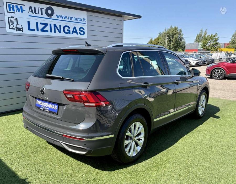 Grey Volkswagen Tiguan 2023 in Panevezys, with an engine capacity of 1.97 L and mileage of 134 thousand km for 20500 €, photo 6 on AUTOMOTO.COM.LV