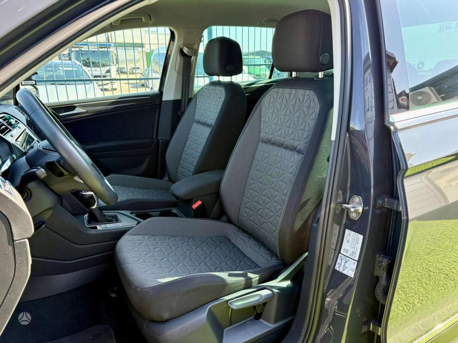 Grey Volkswagen Tiguan 2023 in Panevezys, with an engine capacity of 1.97 L and mileage of 134 thousand km for 20500 €, photo 13 on AUTOMOTO.COM.LV
