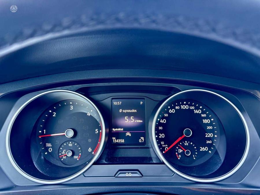 Grey Volkswagen Tiguan 2023 in Panevezys, with an engine capacity of 1.97 L and mileage of 134 thousand km for 20500 €, photo 15 on AUTOMOTO.COM.LV