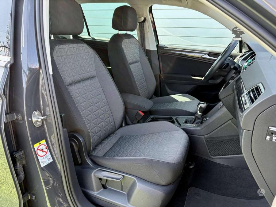 Grey Volkswagen Tiguan 2023 in Panevezys, with an engine capacity of 1.97 L and mileage of 134 thousand km for 20500 €, photo 21 on AUTOMOTO.COM.LV