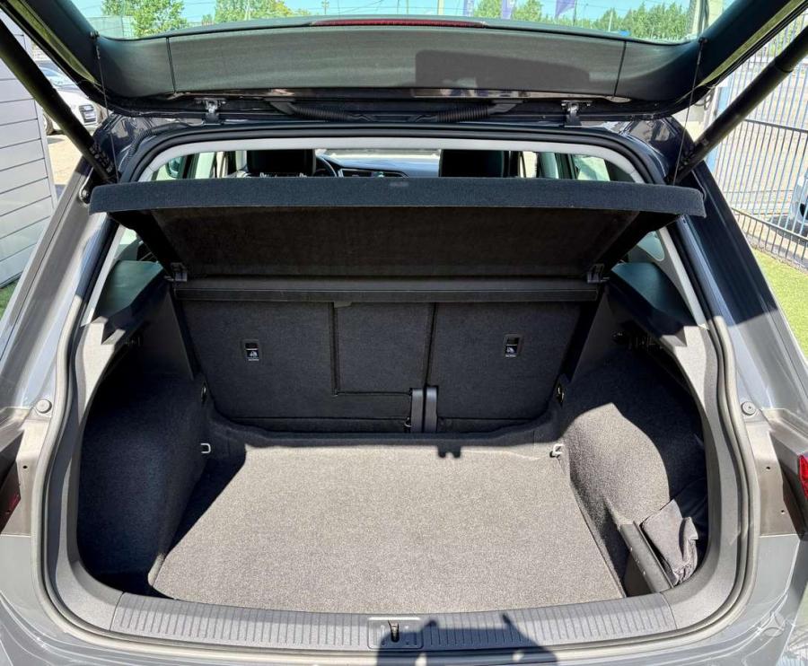 Grey Volkswagen Tiguan 2023 in Panevezys, with an engine capacity of 1.97 L and mileage of 134 thousand km for 20500 €, photo 25 on AUTOMOTO.COM.LV
