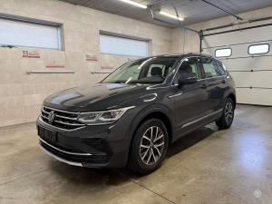 Grey Volkswagen Tiguan 2023 in Marijampole, with an engine capacity of 1.50 L and mileage of 90 thousand km for 26015 €, photo  on AUTOMOTO.COM.LV