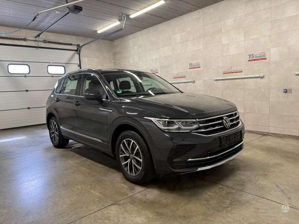 Grey Volkswagen Tiguan 2023 in Marijampole, with an engine capacity of 1.50 L and mileage of 90 thousand km for 26015 €, photo 4 on AUTOMOTO.COM.LV