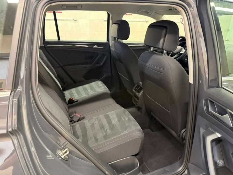 Grey Volkswagen Tiguan 2023 in Marijampole, with an engine capacity of 1.50 L and mileage of 90 thousand km for 26015 €, photo 11 on AUTOMOTO.COM.LV