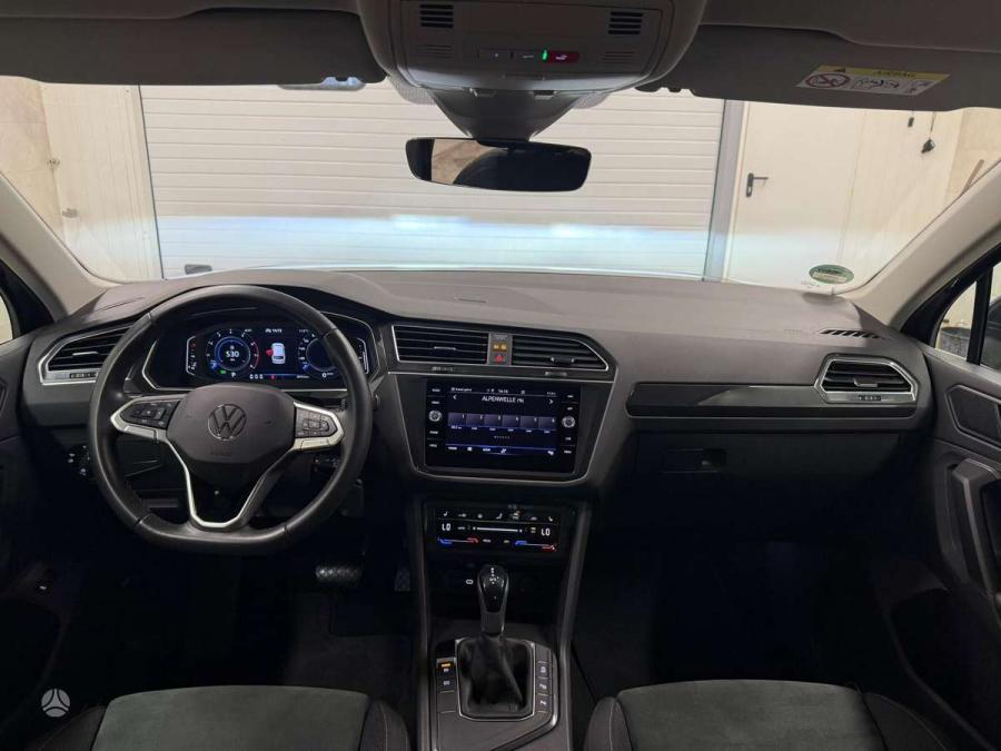 Grey Volkswagen Tiguan 2023 in Marijampole, with an engine capacity of 1.50 L and mileage of 90 thousand km for 26015 €, photo 12 on AUTOMOTO.COM.LV