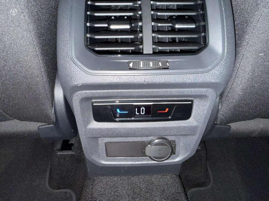 Grey Volkswagen Tiguan 2023 in Marijampole, with an engine capacity of 1.50 L and mileage of 90 thousand km for 26015 €, photo 23 on AUTOMOTO.COM.LV