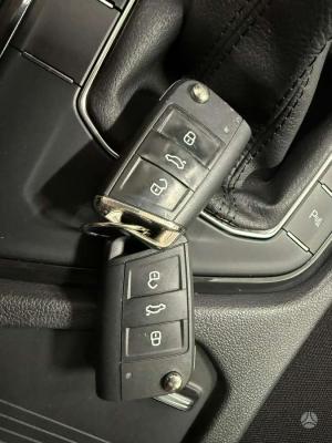 Grey Volkswagen Tiguan 2023 in Marijampole, with an engine capacity of 1.50 L and mileage of 90 thousand km for 26015 €, photo 24 on AUTOMOTO.COM.LV
