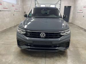 Grey Volkswagen Tiguan 2023 in Marijampole, with an engine capacity of 1.50 L and mileage of 157 thousand km for 26499 €, photo 3 on AUTOMOTO.COM.LV
