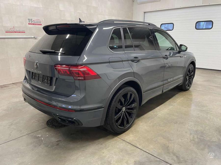 Grey Volkswagen Tiguan 2023 in Marijampole, with an engine capacity of 1.50 L and mileage of 157 thousand km for 26499 €, photo 5 on AUTOMOTO.COM.LV
