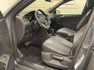 Grey Volkswagen Tiguan 2023 in Marijampole, with an engine capacity of 1.50 L and mileage of 157 thousand km for 26499 €, photo 8 on AUTOMOTO.COM.LV