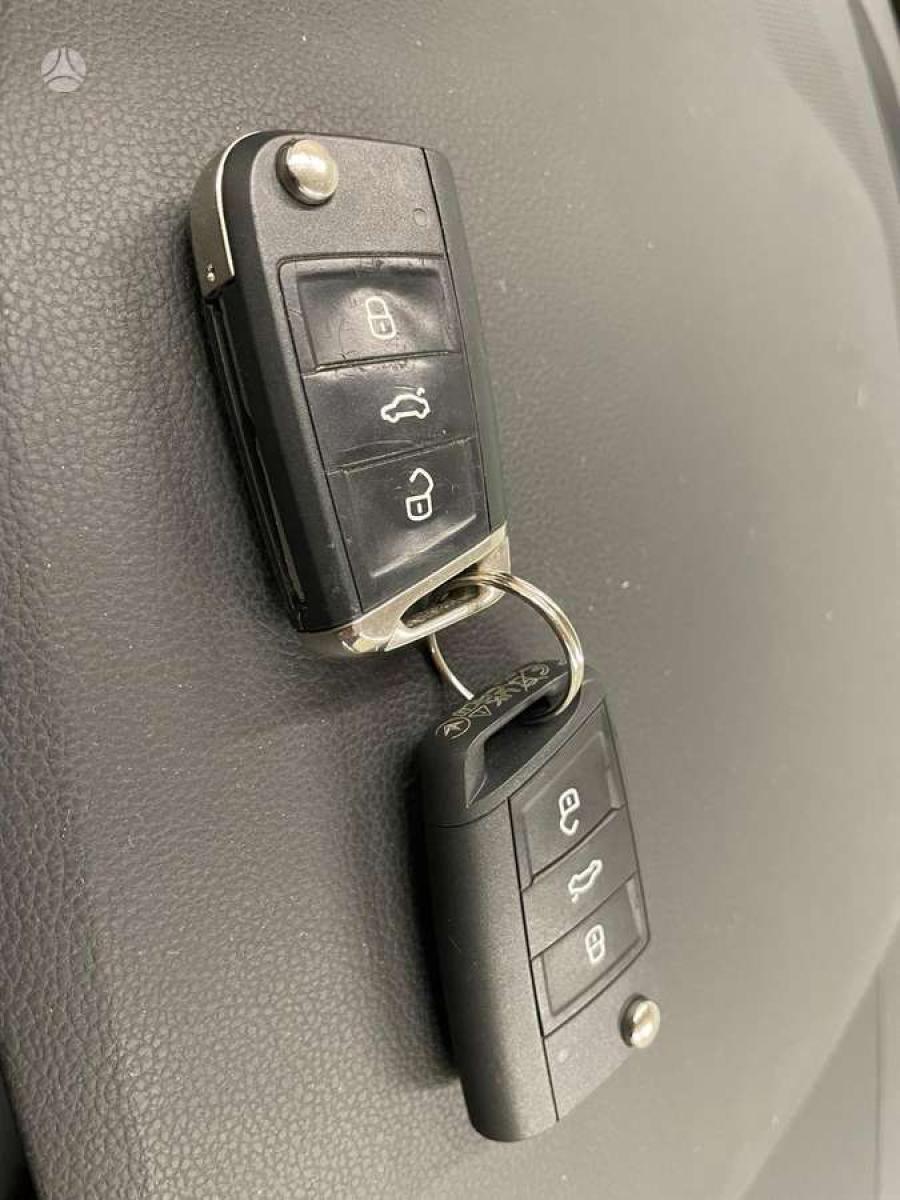 Grey Volkswagen Tiguan 2023 in Marijampole, with an engine capacity of 1.50 L and mileage of 157 thousand km for 26499 €, photo 22 on AUTOMOTO.COM.LV