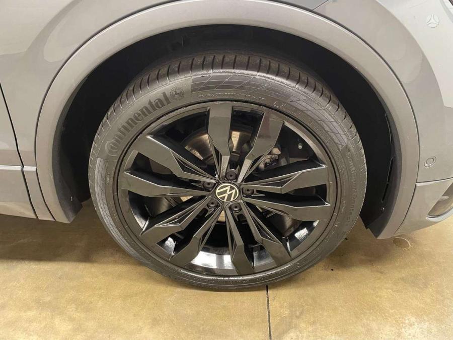 Grey Volkswagen Tiguan 2023 in Marijampole, with an engine capacity of 1.50 L and mileage of 157 thousand km for 26499 €, photo 23 on AUTOMOTO.COM.LV
