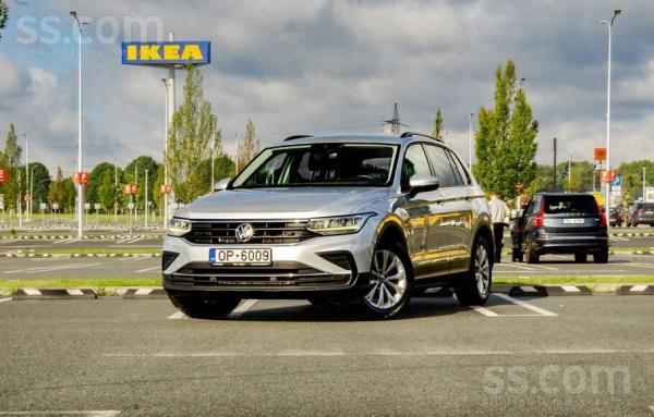 Серый Фольксваген Тигуан 2023 в Рига, объемом двигателя 1.50 л и пробегом 99 тыс. км за 26890 €, фото 1 на AUTOMOTO.COM.LV