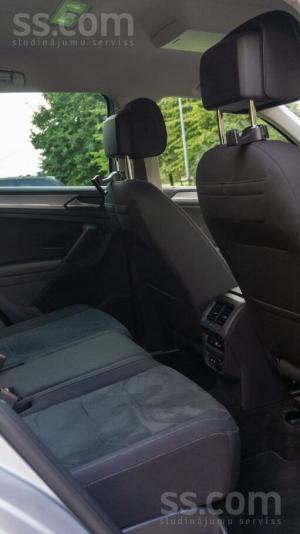 Grey Volkswagen Tiguan 2023 in Riga, with an engine capacity of 1.50 L and mileage of 99 thousand km for 26890 €, photo 33 on AUTOMOTO.COM.LV