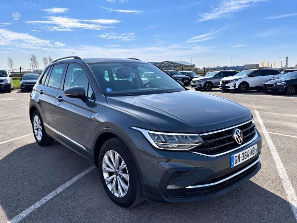 Grey Volkswagen Tiguan 2023 in Marijampole, with an engine capacity of 1.50 L and mileage of 173 thousand km for 19602 €, photo 4 on AUTOMOTO.COM.LV