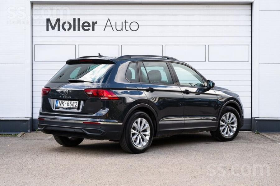 Pelēks Volkswagen Tiguan 2023 Rīga, ar dzinēja tilpumu 1.50 L un nobraukumu 176 tūkst. km par 18950 €, foto 4 vietnē AUTOMOTO.COM.LV