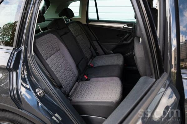 Volkswagen Tiguan 2023 Rīga vietnē Pelēks Volkswagen Tiguan 2023 Rīga, ar dzinēja tilpumu 1.50 L un nobraukumu 176 tūkst. km par 18950 €, foto 8 vietnē AUTOMOTO.COM.LV
