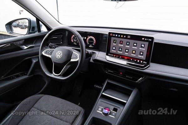 Grey Volkswagen Tiguan 2024 in Riga, with an engine capacity of 1.50 L and mileage of 14 thousand km for 33306 €, photo 4 on AUTOMOTO.COM.LV