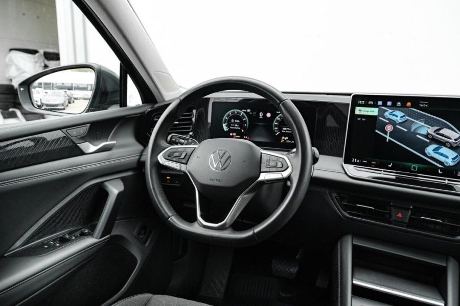 Pelēks Volkswagen Tiguan 2024 Rīga, ar dzinēja tilpumu 1.50 L un nobraukumu 66 tūkst. km par 30950 €, foto 8 vietnē AUTOMOTO.COM.LV