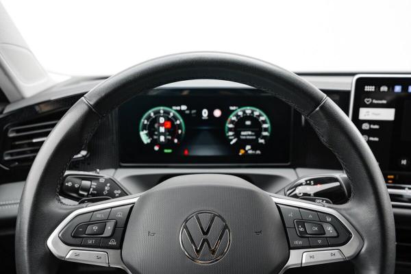 Grey Volkswagen Tiguan 2024 in Riga, with an engine capacity of 1.50 L and mileage of 66 thousand km for 30950 €, photo 9 on AUTOMOTO.COM.LV