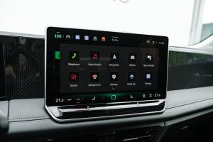 Pelēks Volkswagen Tiguan 2024 Rīga, ar dzinēja tilpumu 1.50 L un nobraukumu 66 tūkst. km par 30950 €, foto 24 vietnē AUTOMOTO.COM.LV