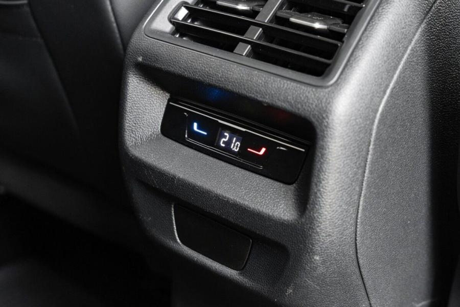 Pelēks Volkswagen Tiguan 2024 Rīga, ar dzinēja tilpumu 1.50 L un nobraukumu 66 tūkst. km par 30950 €, foto 32 vietnē AUTOMOTO.COM.LV