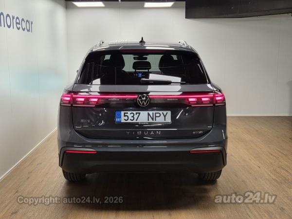 Grey Volkswagen Tiguan 2024 in Tallinn, with an engine capacity of 1.50 L and mileage of 26 thousand km for 31900 €, photo 5 on AUTOMOTO.COM.LV