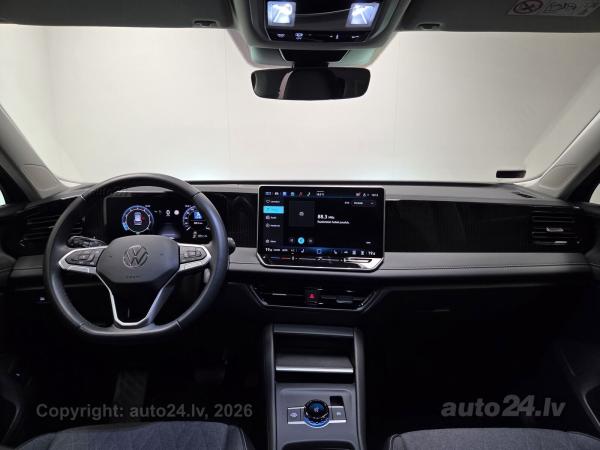 Grey Volkswagen Tiguan 2024 in Tallinn, with an engine capacity of 1.50 L and mileage of 26 thousand km for 31900 €, photo 8 on AUTOMOTO.COM.LV