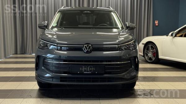 Pelēks Volkswagen Tiguan 2024 Rīga, ar dzinēja tilpumu 1.50 L un nobraukumu 16 tūkst. km par 31490 €, foto 3 vietnē AUTOMOTO.COM.LV