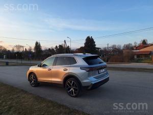 Pelēks Volkswagen Tiguan 2024 Ogre, ar dzinēja tilpumu 1.50 L un nobraukumu 18 tūkst. km par 37900 €, foto 5 vietnē AUTOMOTO.COM.LV