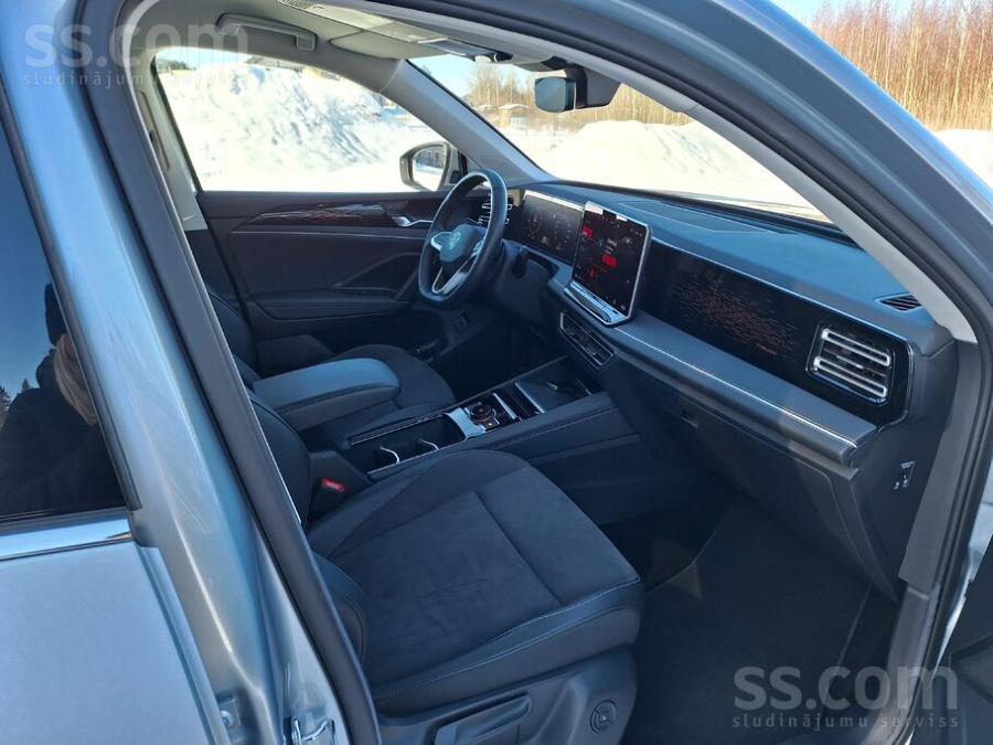 Pelēks Volkswagen Tiguan 2024 Ogre, ar dzinēja tilpumu 1.50 L un nobraukumu 18 tūkst. km par 37900 €, foto 9 vietnē AUTOMOTO.COM.LV