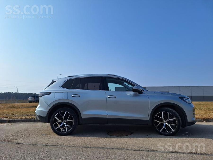 Pelēks Volkswagen Tiguan 2024 Ogre, ar dzinēja tilpumu 1.50 L un nobraukumu 18 tūkst. km par 37900 €, foto 29 vietnē AUTOMOTO.COM.LV