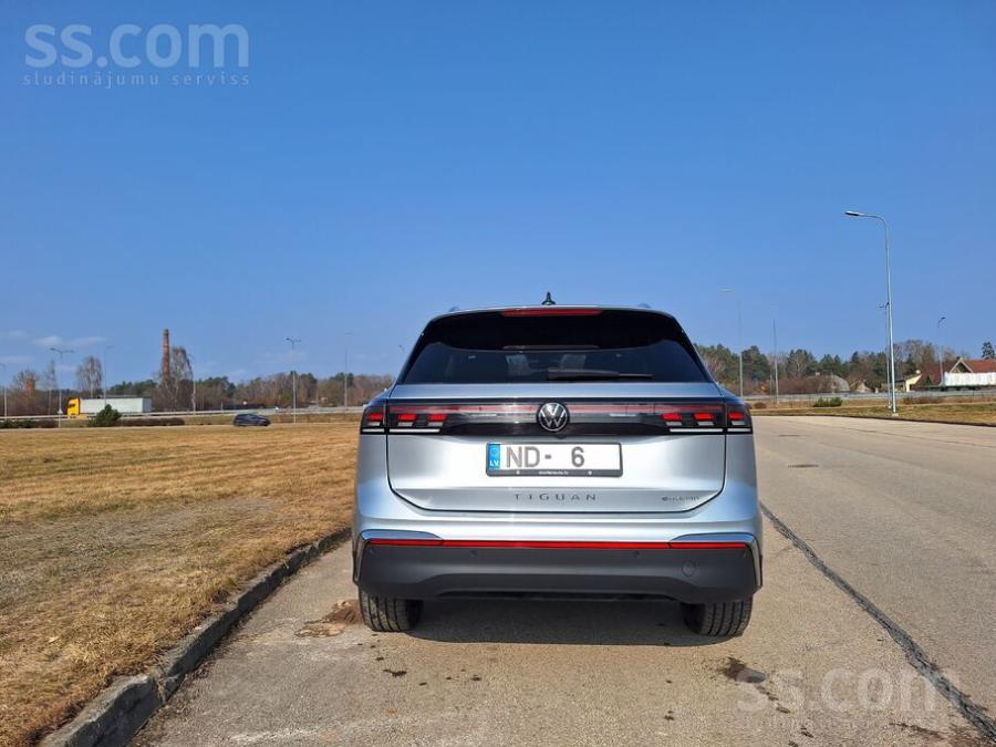 Pelēks Volkswagen Tiguan 2024 Ogre, ar dzinēja tilpumu 1.50 L un nobraukumu 18 tūkst. km par 37900 €, foto 33 vietnē AUTOMOTO.COM.LV