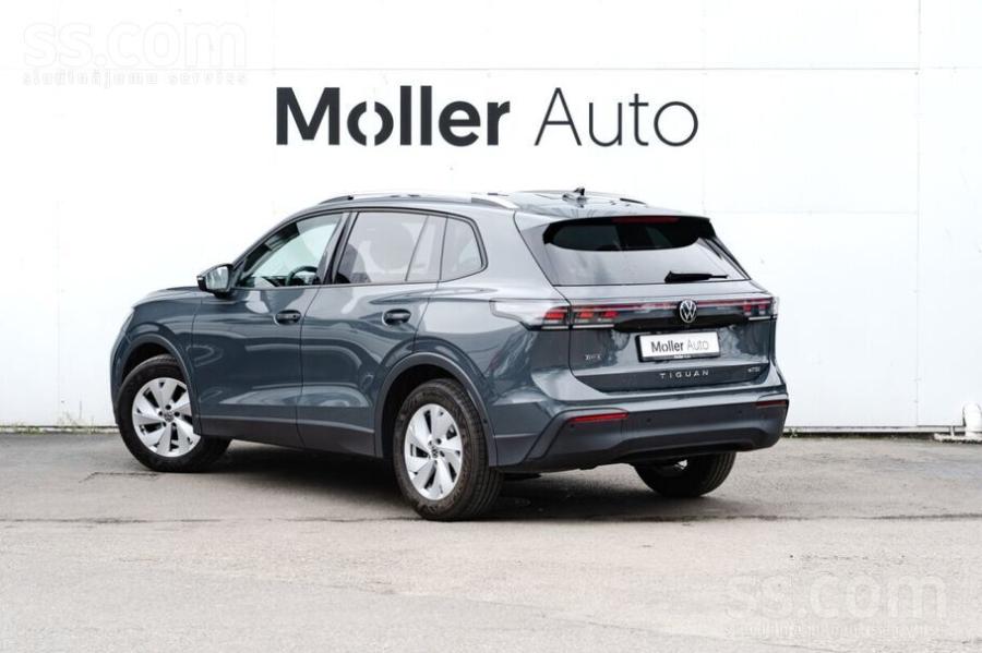 Grey Volkswagen Tiguan 2024 in Riga, with an engine capacity of 1.50 L and mileage of 26 thousand km for 31900 €, photo 4 on AUTOMOTO.COM.LV