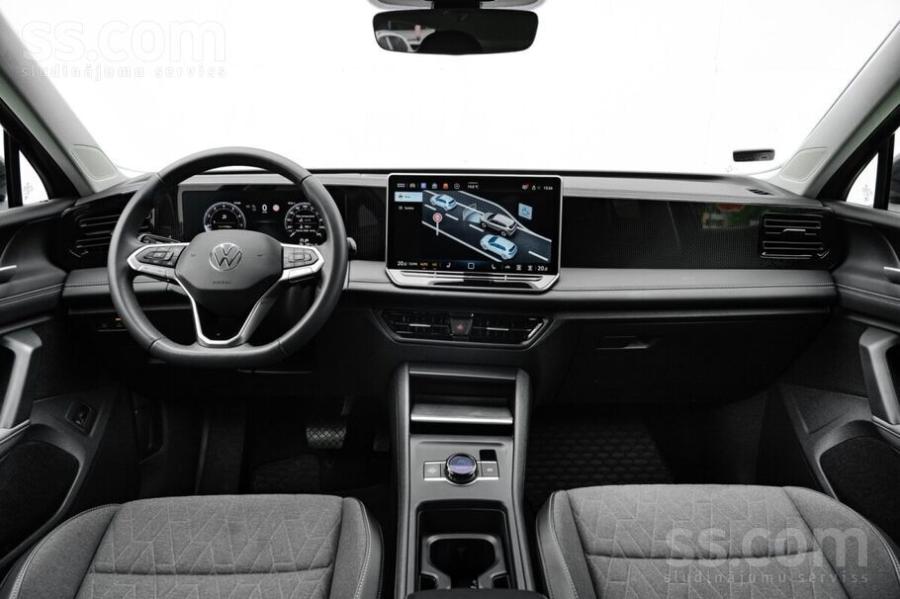 Grey Volkswagen Tiguan 2024 in Riga, with an engine capacity of 1.50 L and mileage of 26 thousand km for 31900 €, photo 33 on AUTOMOTO.COM.LV