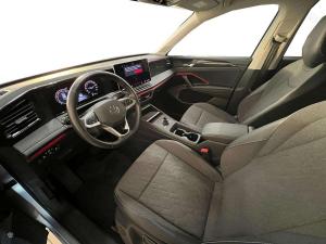 Grey Volkswagen Tiguan 2024 in Kaunas, with an engine capacity of 1.50 L and mileage of 40 thousand km for 30500 €, photo 9 on AUTOMOTO.COM.LV