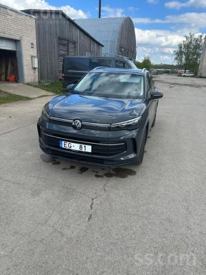 Pelēks Volkswagen Tiguan 2024 Madona, ar dzinēja tilpumu 1.50 L un nobraukumu 49 tūkst. km par 29000 €, foto  vietnē AUTOMOTO.COM.LV