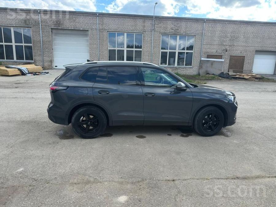 Pelēks Volkswagen Tiguan 2024 Madona, ar dzinēja tilpumu 1.50 L un nobraukumu 49 tūkst. km par 29000 €, foto 5 vietnē AUTOMOTO.COM.LV