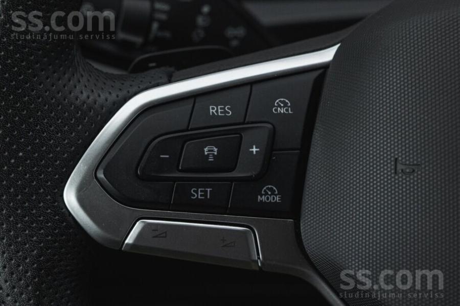 Pelēks Volkswagen Tiguan 2024 Ventspils, ar dzinēja tilpumu 1.50 L un nobraukumu 49 tūkst. km par 35300 €, foto 15 vietnē AUTOMOTO.COM.LV