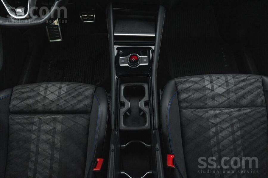 Pelēks Volkswagen Tiguan 2024 Ventspils, ar dzinēja tilpumu 1.50 L un nobraukumu 49 tūkst. km par 35300 €, foto 28 vietnē AUTOMOTO.COM.LV