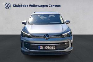 Grey Volkswagen Tiguan 2024 in Klaipeda, with an engine capacity of 1.50 L and mileage of 25 thousand km for 32500 €, photo 3 on AUTOMOTO.COM.LV