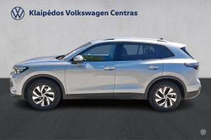 Grey Volkswagen Tiguan 2024 in Klaipeda, with an engine capacity of 1.50 L and mileage of 25 thousand km for 32500 €, photo 4 on AUTOMOTO.COM.LV