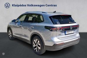 Grey Volkswagen Tiguan 2024 in Klaipeda, with an engine capacity of 1.50 L and mileage of 25 thousand km for 32500 €, photo 5 on AUTOMOTO.COM.LV
