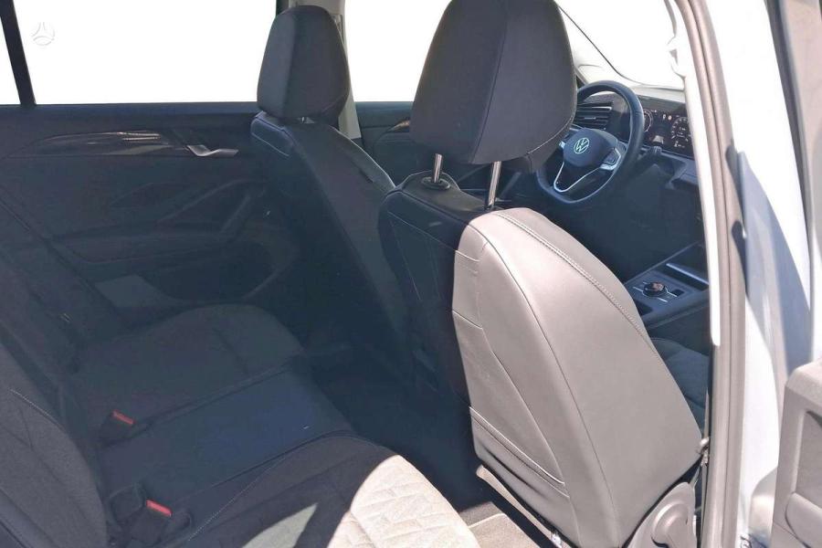 Grey Volkswagen Tiguan 2024 in Klaipeda, with an engine capacity of 1.50 L and mileage of 25 thousand km for 32500 €, photo 10 on AUTOMOTO.COM.LV
