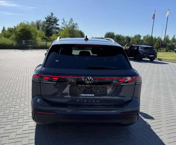 Grey Volkswagen Tiguan 2024 in Telschi, with an engine capacity of 2.00 L and mileage of 80 thousand km for 34490 €, photo 8 on AUTOMOTO.COM.LV