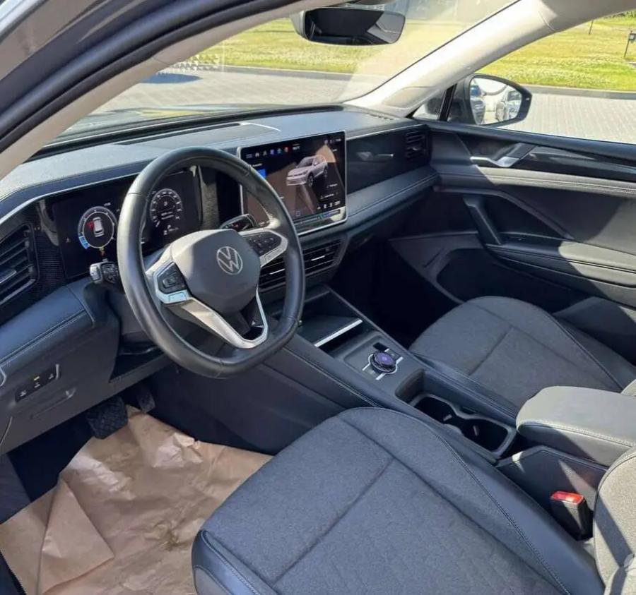 Grey Volkswagen Tiguan 2024 in Telschi, with an engine capacity of 2.00 L and mileage of 80 thousand km for 34490 €, photo 13 on AUTOMOTO.COM.LV