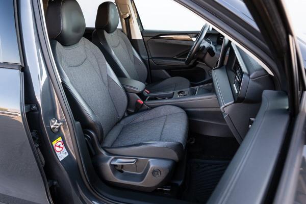 Pelēks Volkswagen Tiguan 2024 Rīga, ar dzinēja tilpumu 1.50 L un nobraukumu 66 tūkst. km par 29900 €, foto 6 vietnē AUTOMOTO.COM.LV
