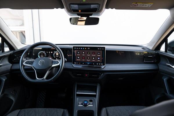 Pelēks Volkswagen Tiguan 2024 Rīga, ar dzinēja tilpumu 1.50 L un nobraukumu 66 tūkst. km par 29900 €, foto 10 vietnē AUTOMOTO.COM.LV